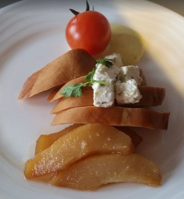 emirates-first-class-777-chicken - Points with a Crew