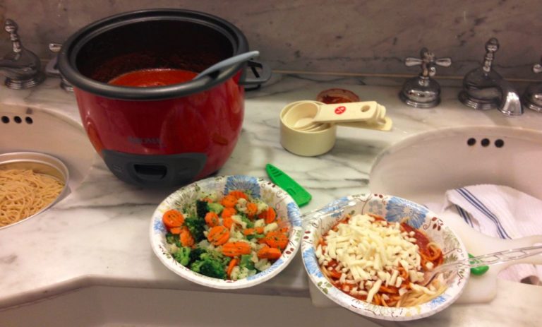 4 rice cooker recipes for hotel room cooking - Points with a Crew