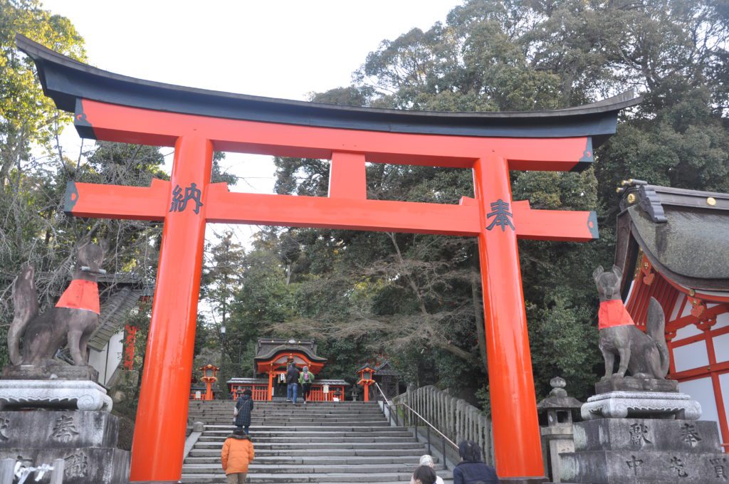 The magical journey through thousands of tori gates at Fushimi Inari ...