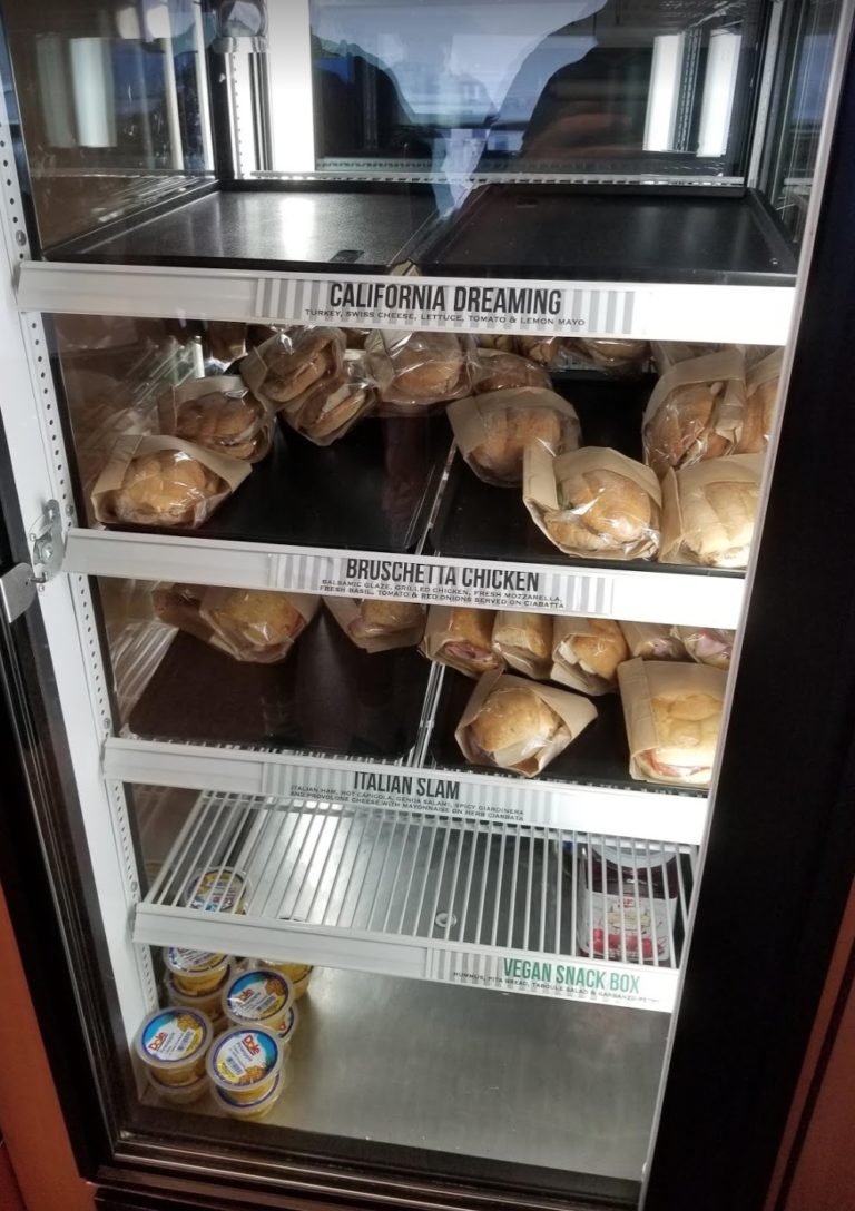 Chicago O'Hare / ORD Air France lounge review (Priority Pass ORD ...