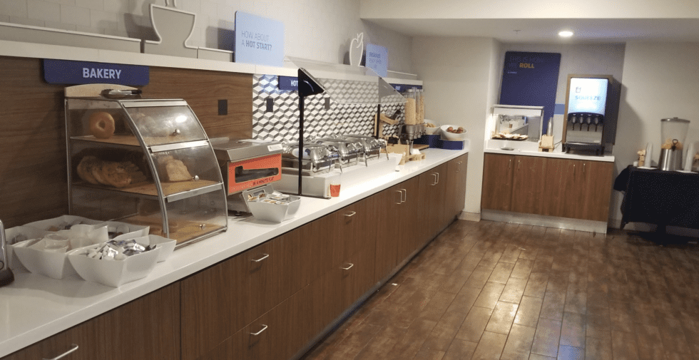 Holiday Inn Express & Suites Austin Downtown Review - Points with a Crew