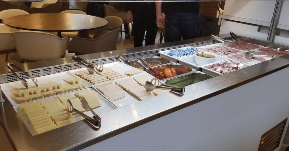 Holiday Inn Express Paris / CDG Airport Hotel Review - Points with a Crew