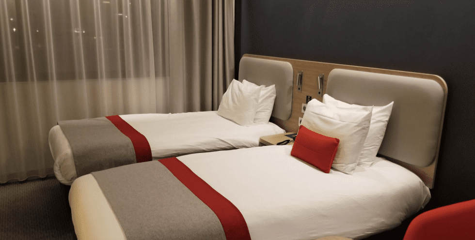 Holiday Inn Express Paris / CDG Airport Hotel Review - Points with a Crew