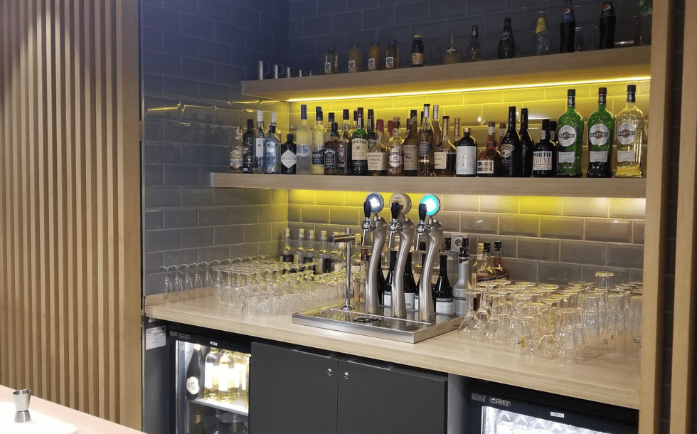 Holiday Inn Express Paris / CDG Airport Hotel Review - Points with a Crew