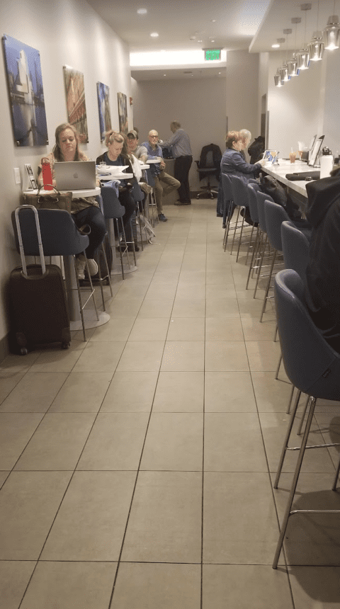 The Club CLE lounge review - Cleveland Airport Priority Pass - Points ...