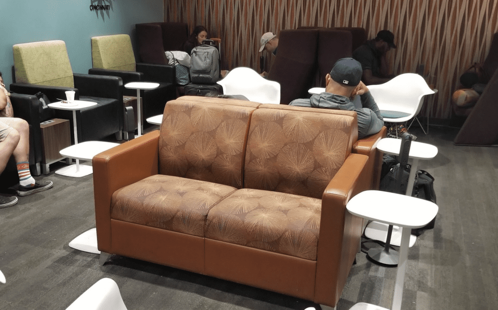 Escape Lounge CVG Review - Cincinnati Airport Priority Pass - Points with a Crew