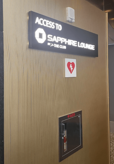 Chase Sapphire Lounge LGA Review - LaGuardia Airport Priority Pass ...