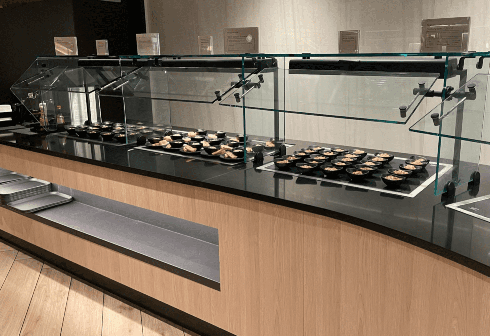 Chase Sapphire Lounge LGA Review - LaGuardia Airport Priority Pass ...