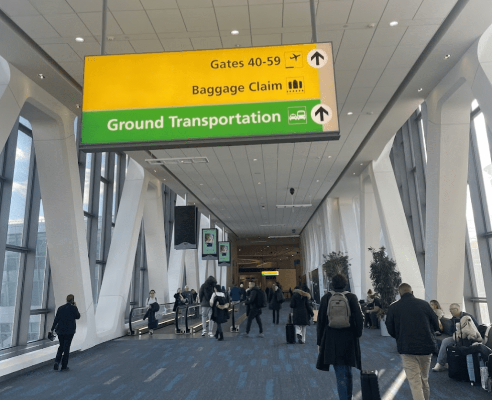 Chase Sapphire Lounge LGA Review - LaGuardia Airport Priority Pass ...